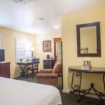 Castillo Inn at The Beach: Beachside Hotel in Santa Barbara