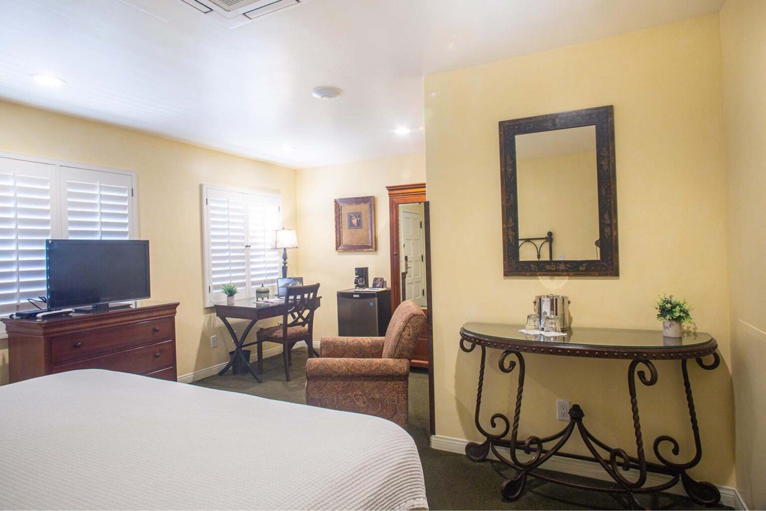 Photo Gallery | Castillo Inn at the Beach – Santa Barbara Hotel